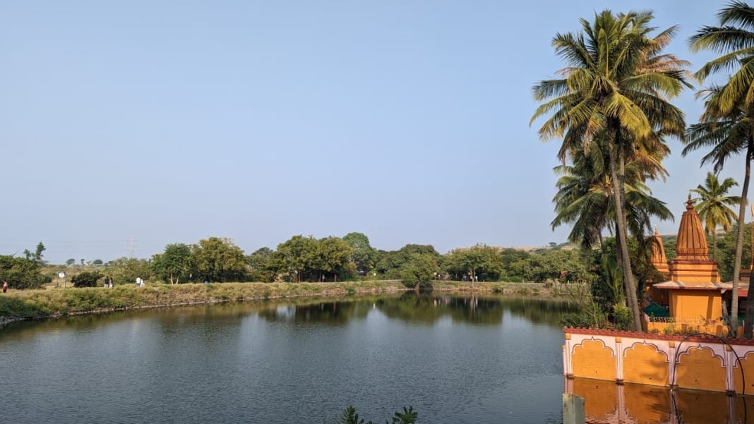 Ramdara Temple & Lake, Pune - Travel Guide